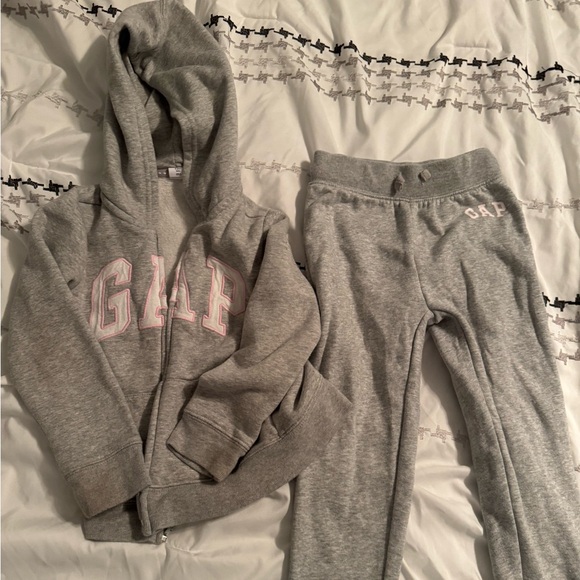 GAP | Matching Sets | Pre Owned Toddler Girls Gap Seeatsuit | Poshmark
